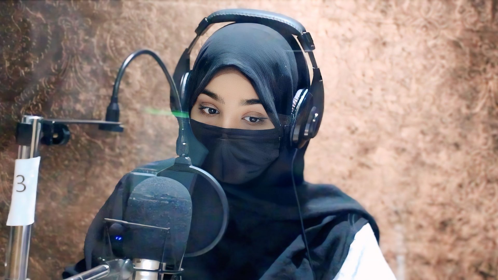 How radio is making women's voices heard in Afghanistan