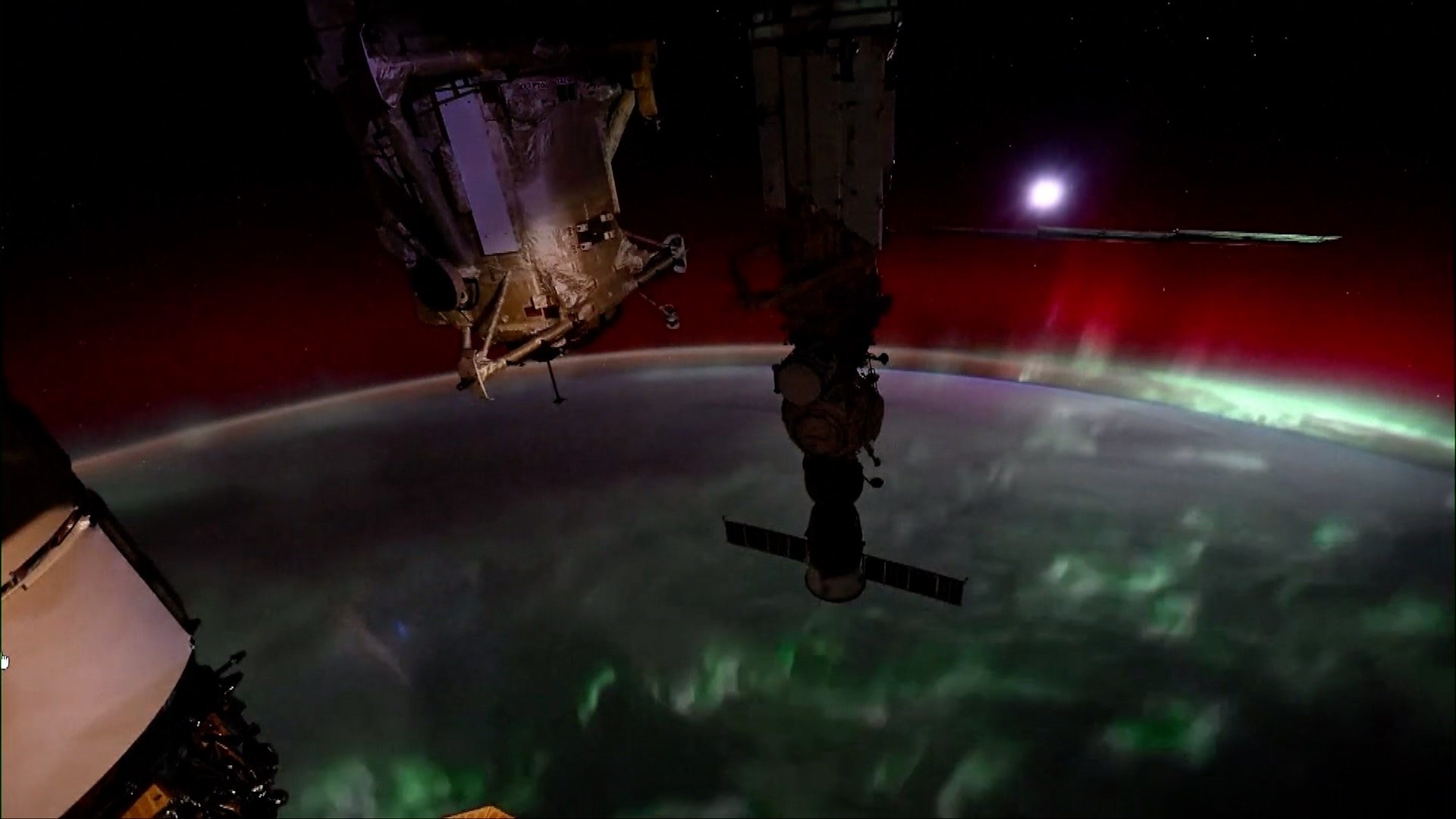 Earth From Space Northern Lights Watch: The Northern Lights Seen From