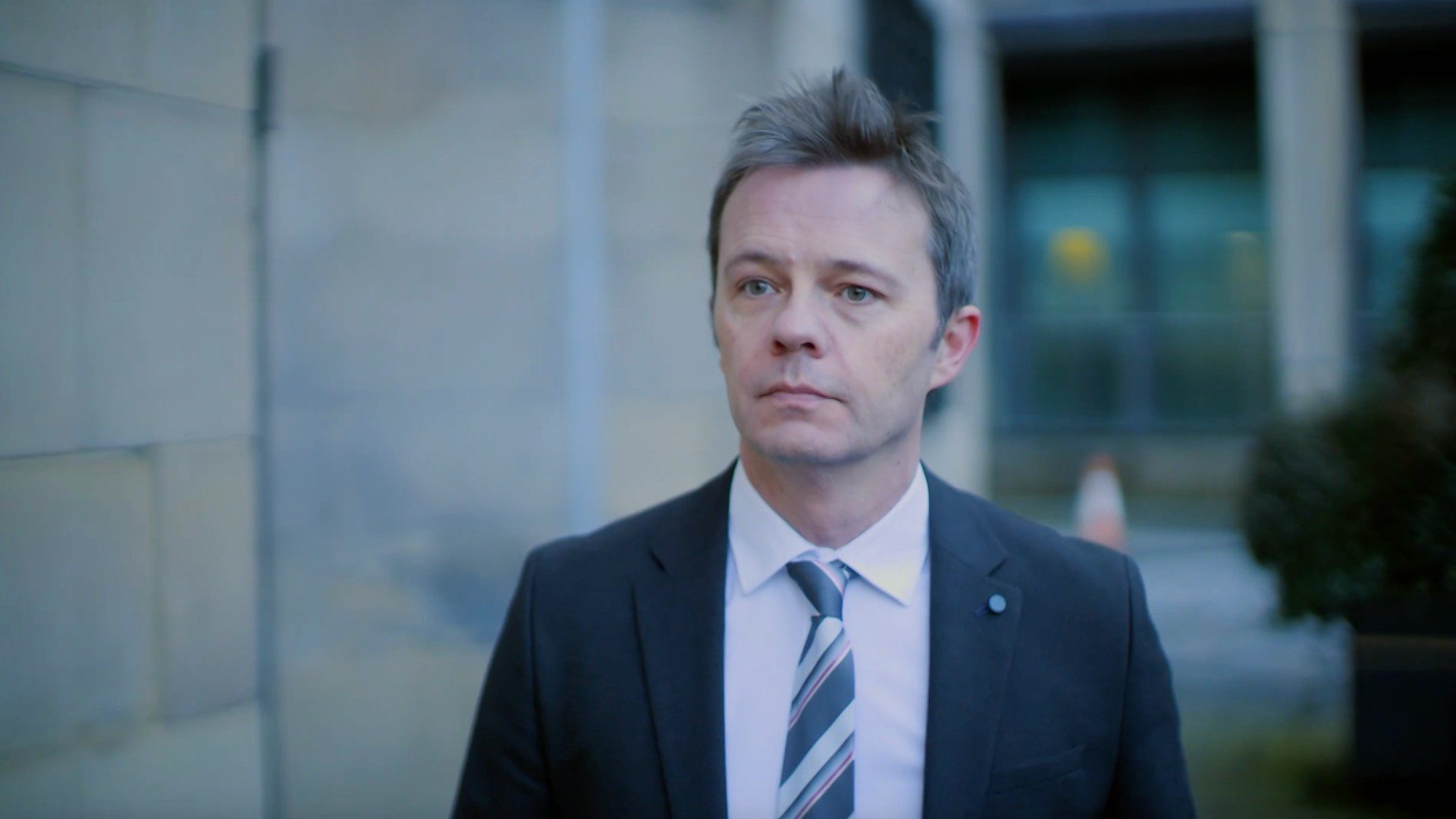 Gambling addiction: 'A vicious cycle I couldn't get out of' - BBC Three