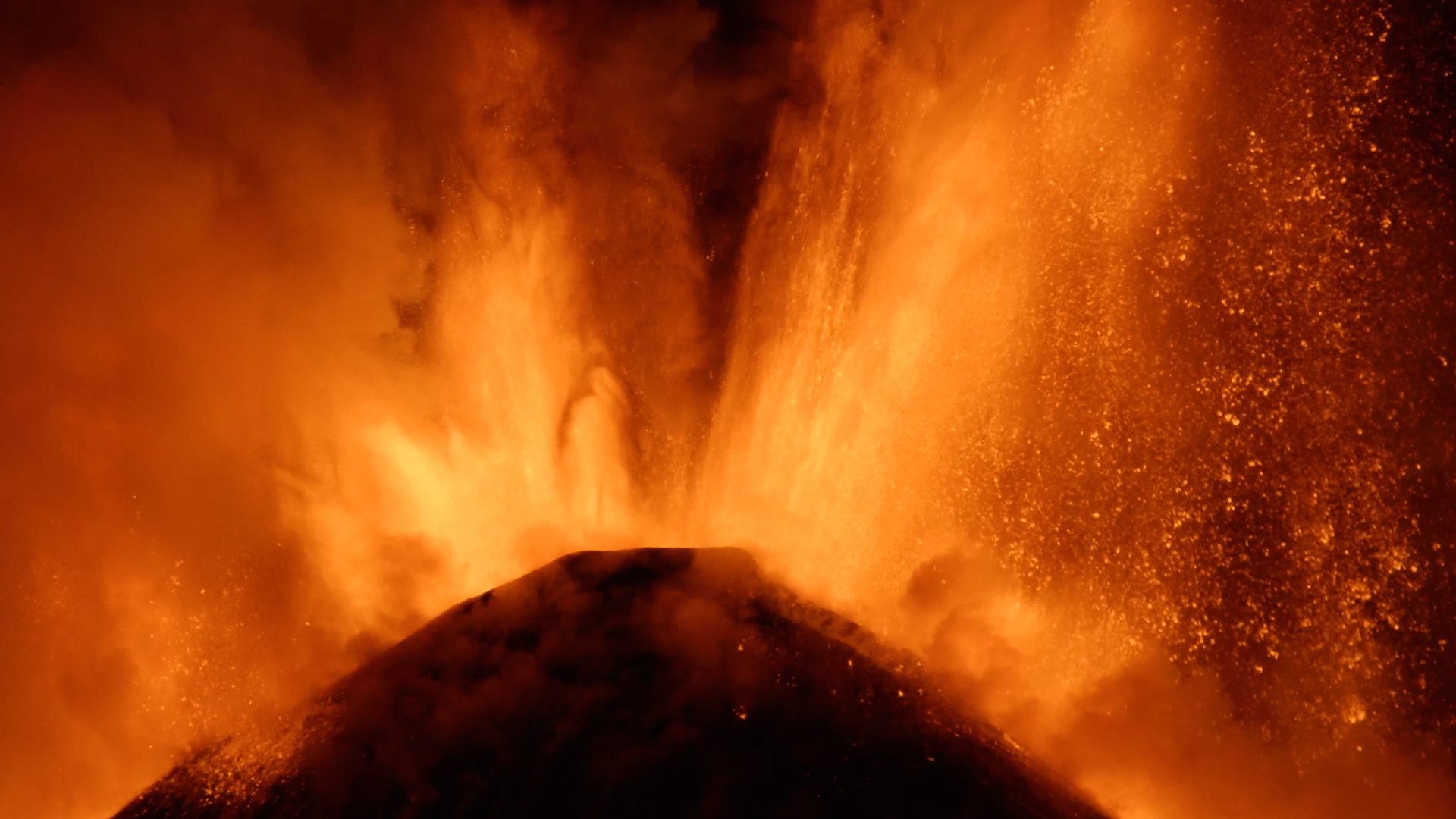 Vulcano Vesuvio Night Italy | GeoWorld Travel
