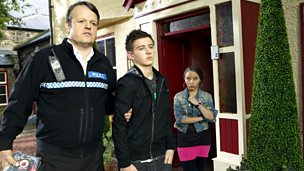 Tracy Beaker Returns - Series 1: 7. Secrets - BBC iPlayer
