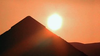 KS2 History: Building the pyramids accurately - part 1 of 2 - BBC Teach