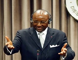 Pierre Moukoko Mbonjo : ''La dépendance de l’Union africaine en matière ...