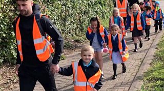 School run: How Cardiff primary is transforming pupils' commute - BBC News