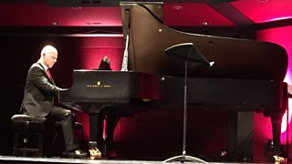 What is it like to be a deaf musician? - BBC Bitesize