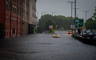 Strabane: Flood scheme work set to begin next month - BBC News