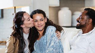 Describing yourself and family members in French - BBC Bitesize