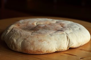 A roll? A cob? A barm? What do you call yours? - BBC Bitesize