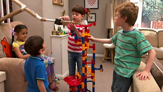 Topsy and Tim Catch up, Series 1 - The Play on CBEEBIES