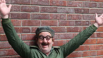 Iconic comedy linesman joins BBC Cymru Fyw team for Euro 2016 - Media ...