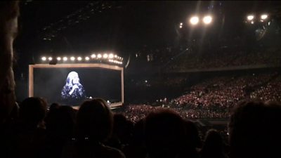 Emotional Adele dedicates show to Orlando - BBC News
