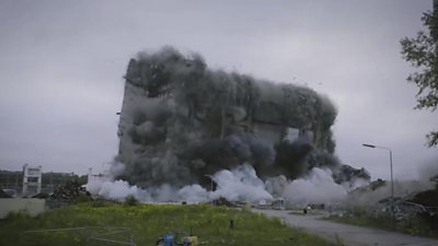 Power station demolished after accident - BBC News