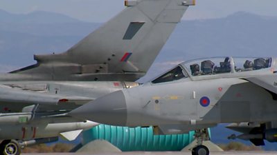 Inside the RAF's Iraq bombing campaign - BBC News