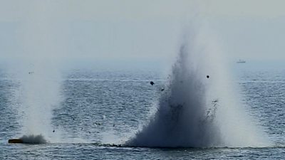 How Royal Navy disposes of unexploded WW2 bombs - BBC News
