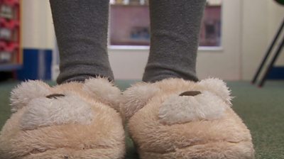 The schools swapping shoes for slippers - BBC Newsround