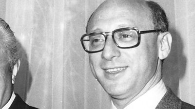 Look back at the life of Gerald Kaufman - BBC News