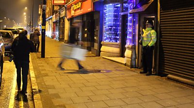 Birmingham raid witness sees moment police raided flat - BBC News