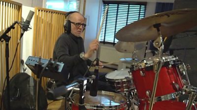 Rock and pop drummer Jimmy Copley dies aged 63 - BBC News