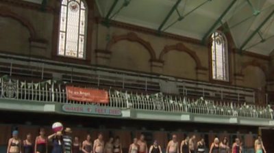 Edwardian swimming baths fully restored in Manchester - BBC News