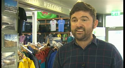 Busnesau cymdeithasol yn cyfrannu £2.4bn i'r economi - BBC Cymru Fyw