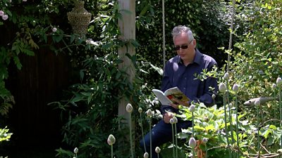 National Poetry Day: Shrewsbury poet recounts tales of elephants - BBC News