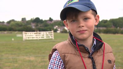 Could Charlie be the youngest sheepdog trainer? - BBC Newsround