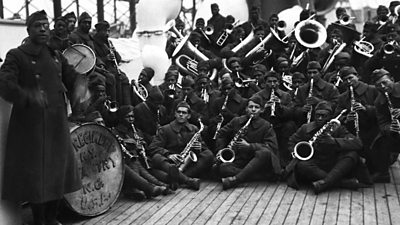Harlem Hellfighters: The black soldiers who brought jazz to Europe ...