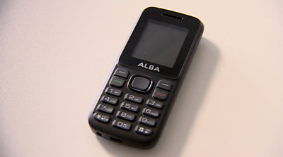 Would you swap your smartphone with a brick phone? - BBC News