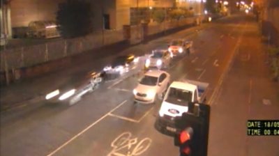 CCTV footage captures 'rival gang' car chase in Glasgow - BBC News