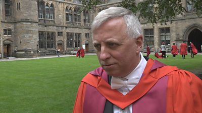 Urram dha Sir Iain MacLeòid - Naidheachdan a' BhBC