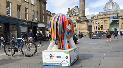 Elmer's Great North Parade takes over the North East - BBC News