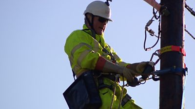 The Dover man maintaining power lines for over 50 years - BBC News