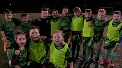 Six Nations rugby: Abertillery minis aiming for title - BBC News