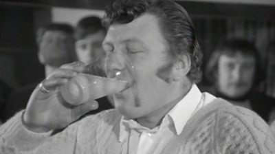 BBC Archives 1972: Britain's (unofficial) egg eating champion - BBC