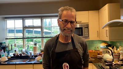 Baking top tips in self-isolation - BBC News