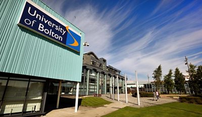 Bolton University spends £1m to make campus Covid-safe - BBC News