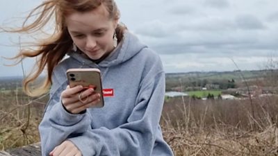 BBC Young Reporter winner on life with undiagnosed OCD - BBC News