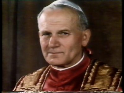 BBC Archive 1981: Pope John Paul II shot in Rome - BBC
