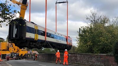 Nuneham Viaduct: Aerial video shows main rail line repair progress ...