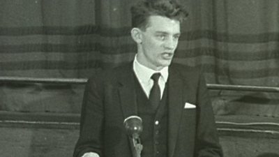 NI civil rights leader Austin Currie dies - BBC News