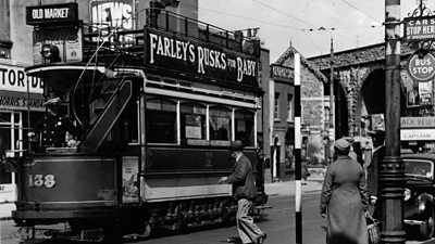 Heyday of Bristol's tram network remembered by collector - BBC News