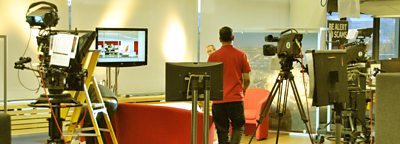 Embedded journalism: Reporting conflict - Academy