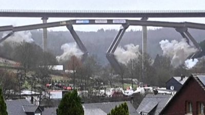 Moment bridge in Germany is blown up for safety reasons - BBC News