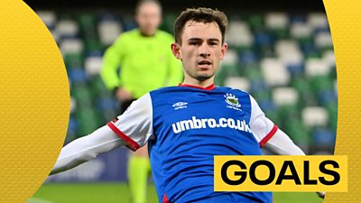 Watch: Manzinga grabs vital late win for Linfield - BBC Sport