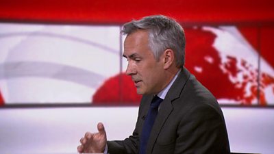 Mario Kart Live: Mixed-reality karts race around the home - BBC News