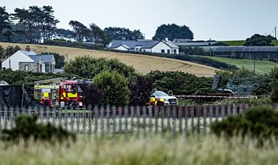 Newtownards: Two people die in aircraft crash - BBC News