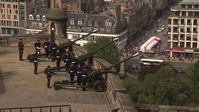 Gun salute at Edinburgh Castle to mark the passing of Queen Elizabeth ...