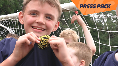 Press Packer Charlie starts football club for autistic kids - BBC Newsround