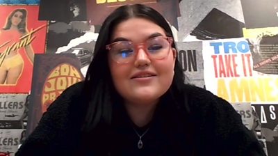 Ipswich woman thanks strangers for saving business after hacking - BBC News