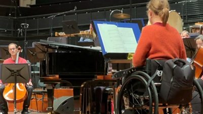 Wheelchair dance company on debut tour - BBC News